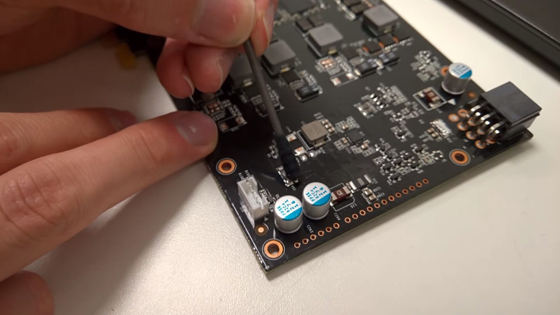 Der8auer Mengeluarkan GTX 1060 Overclocking Dan Modding Guide • Jagat OC